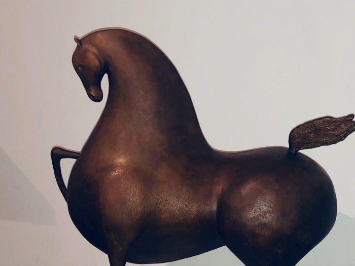 Trote - Aura Galerías