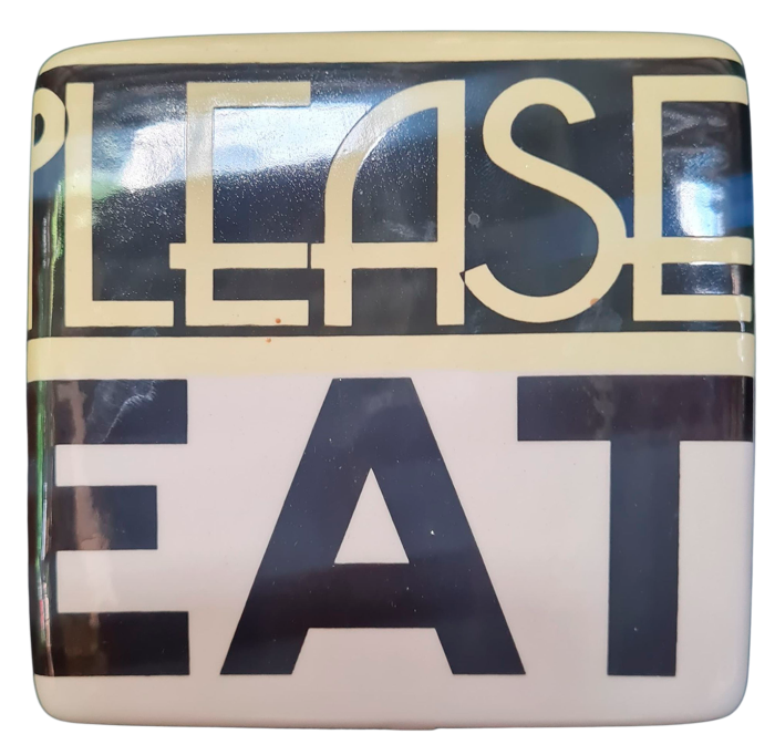 Cube with letters Please Eat - Aura Galerías